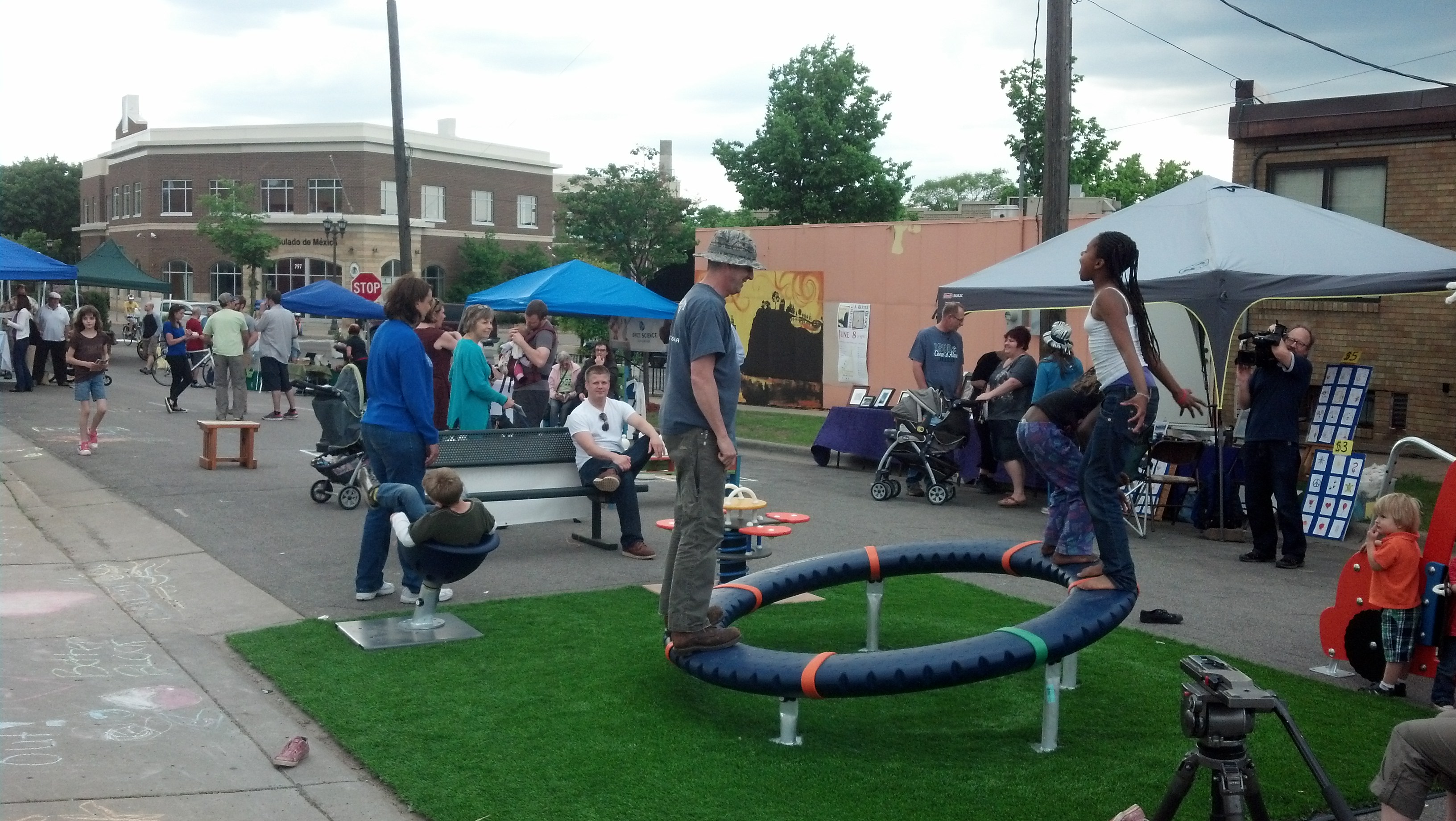 Tactical Urbanism Builds Better Blocks and Streets - Streets.mn