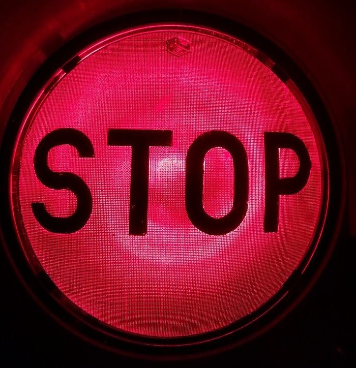 A Gallery of Traffic Signal Lenses and LEDs - Streets.mn