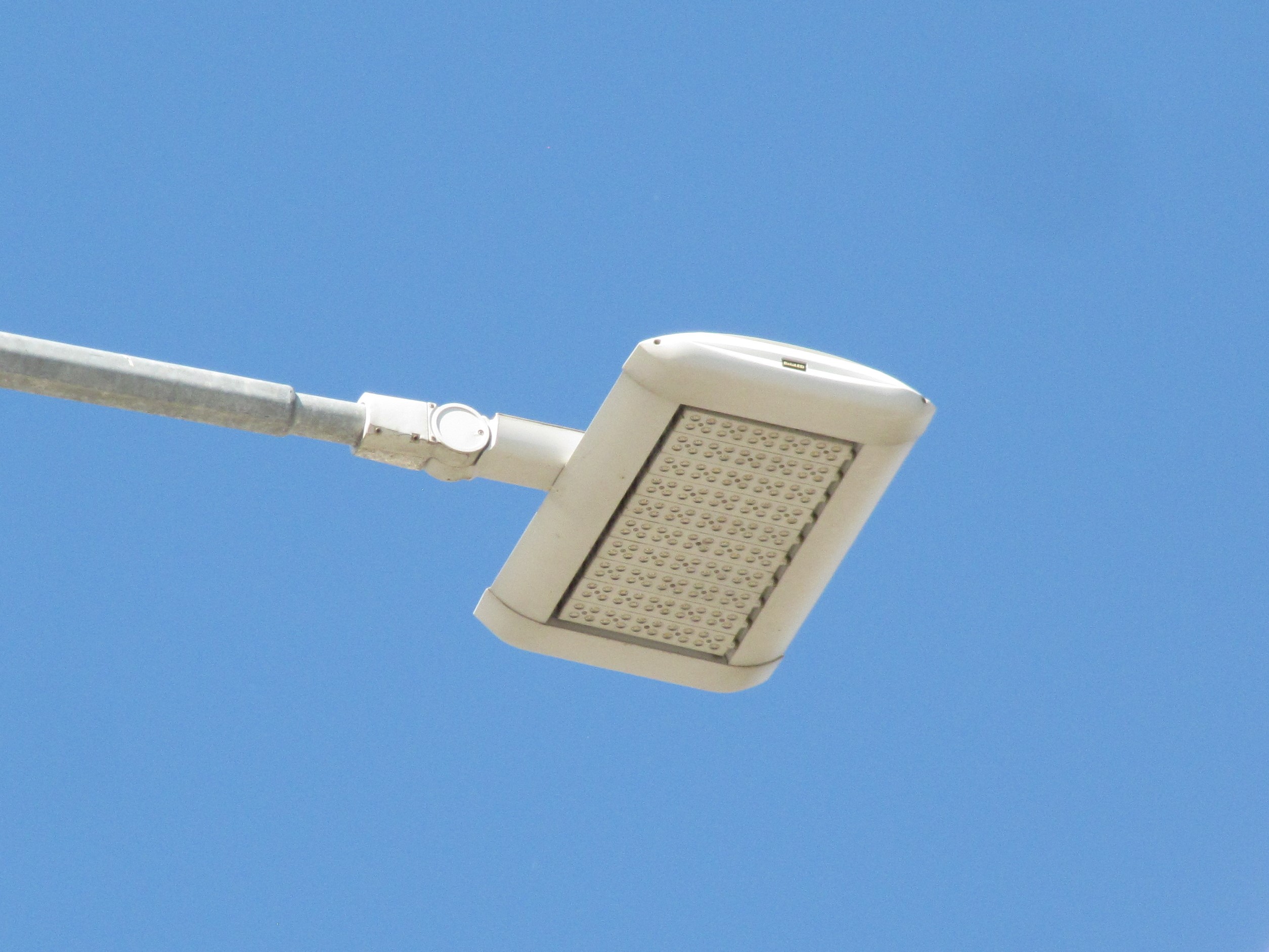 The LED Streetlights Are Here - Streets.mn