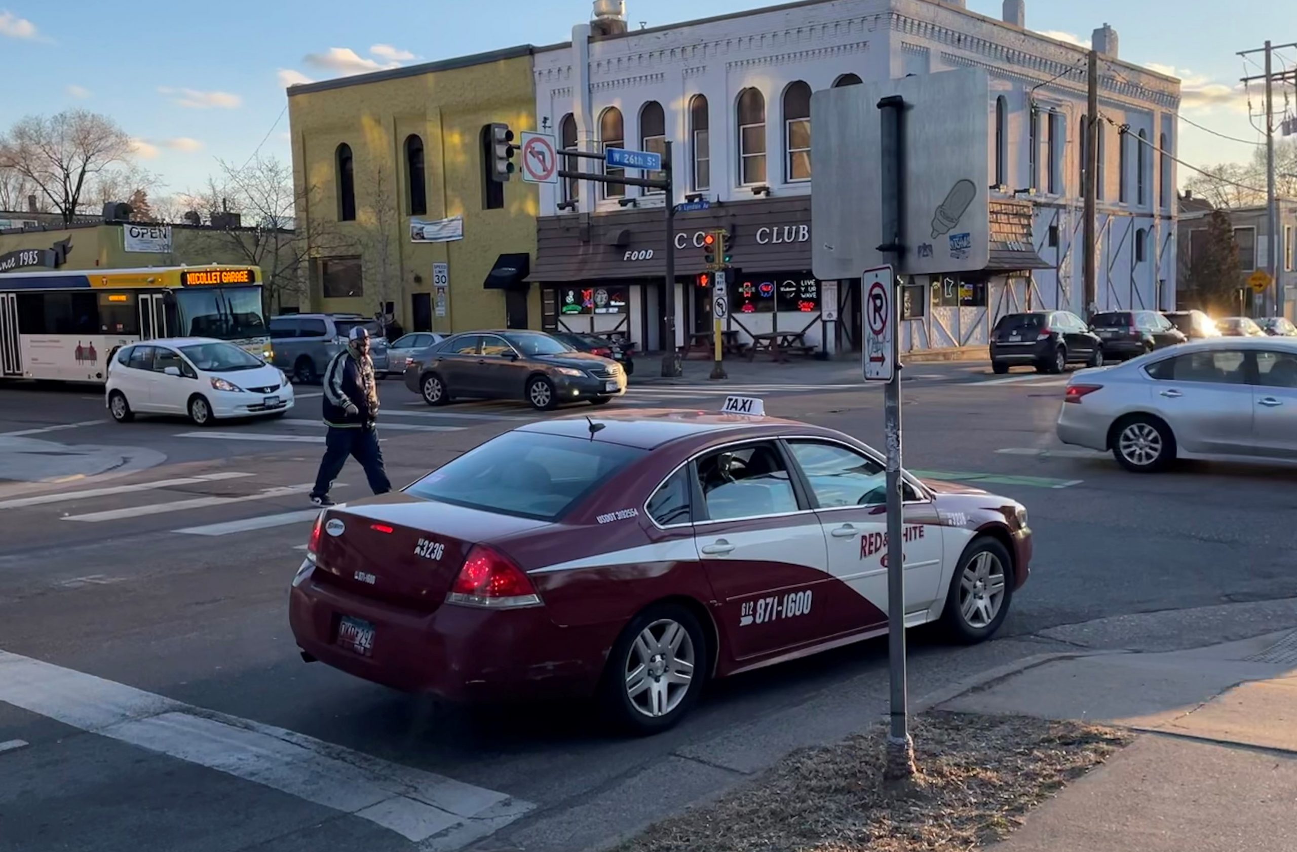 Near Side Signals: Thinking Outside the Pedestrian Box - Streets.mn