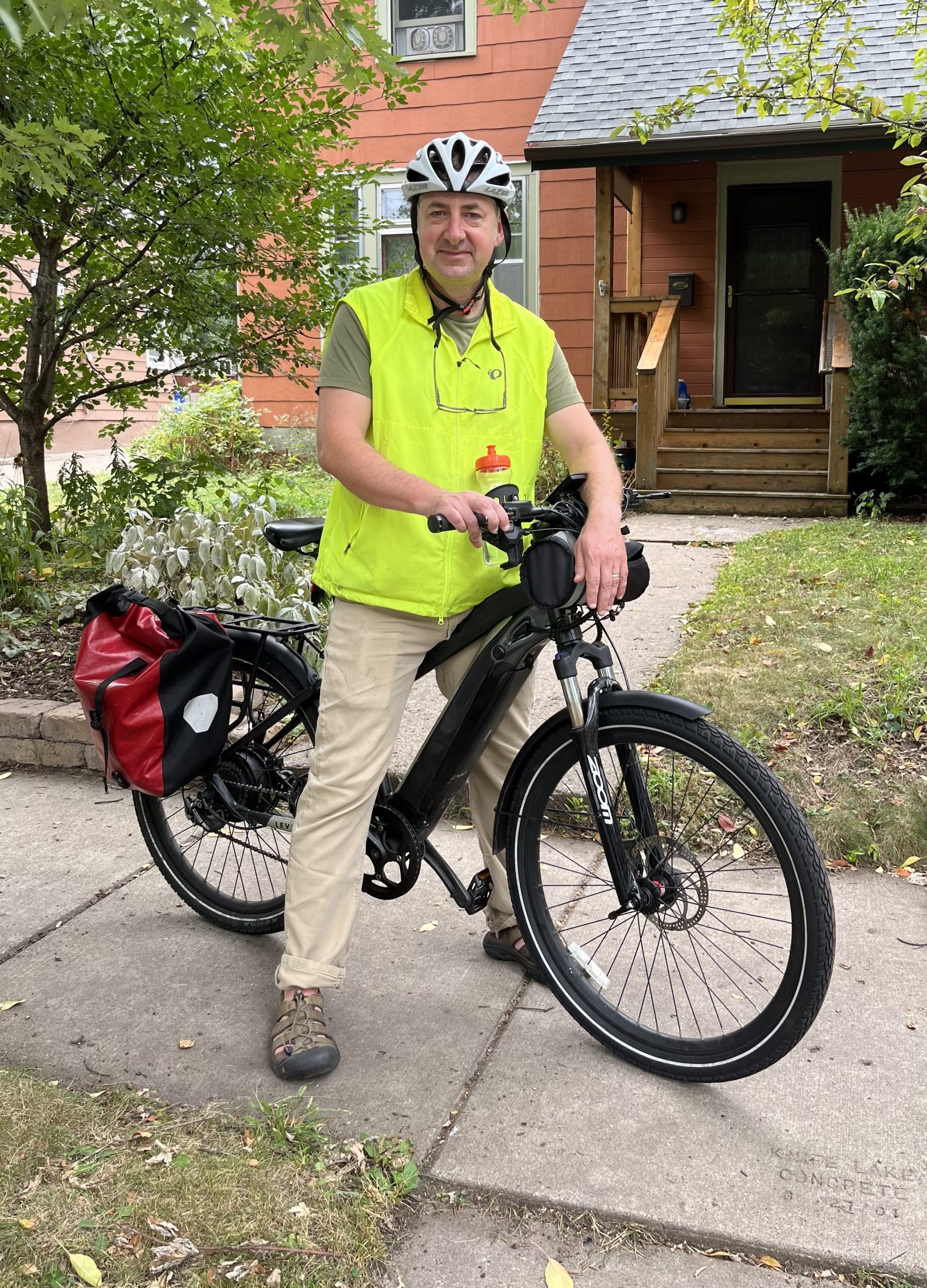 From Smoky Sunsets to Utility Cycling: One Man’s Solution to Climate Despair - Streets.mn