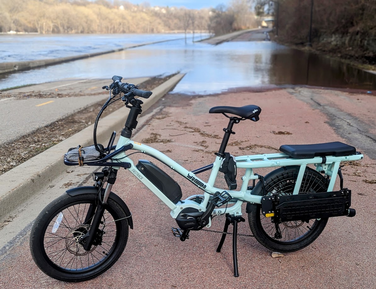 An Ode to Electric Cargo Bikes - Streets.mn